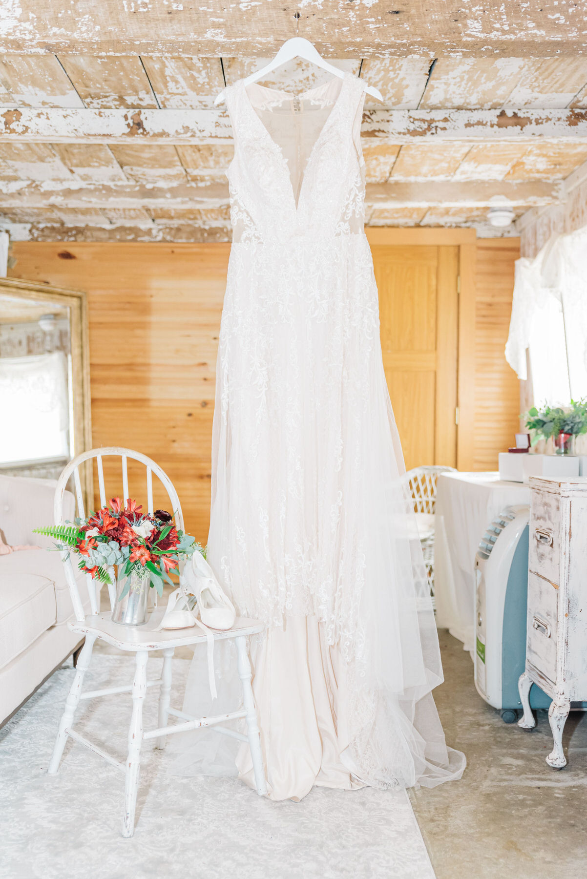 A Rustic Fall Barn Wedding in Indianapolis | Avon Wedding Barn
