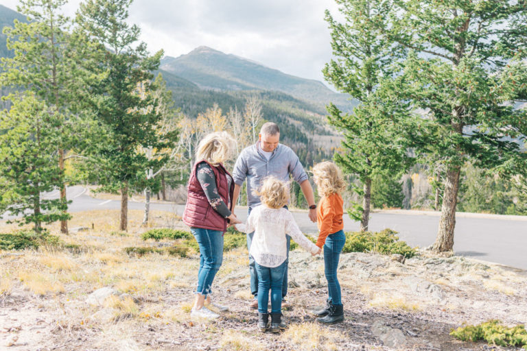 Colorado Adventure Family Photos | Instagram Worthy Family Portraits