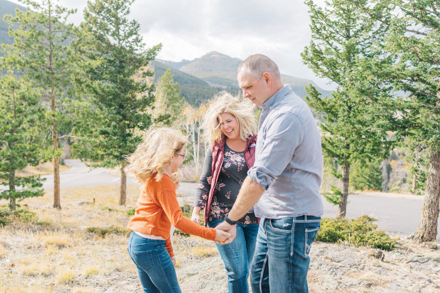 Colorado Adventure Family Photos | Instagram Worthy Family Portraits